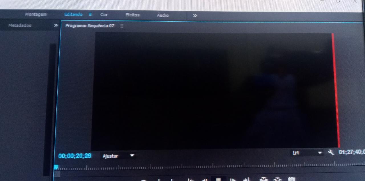 Red bar on the right side of the Program Monitor - Adobe Community - 11611252
