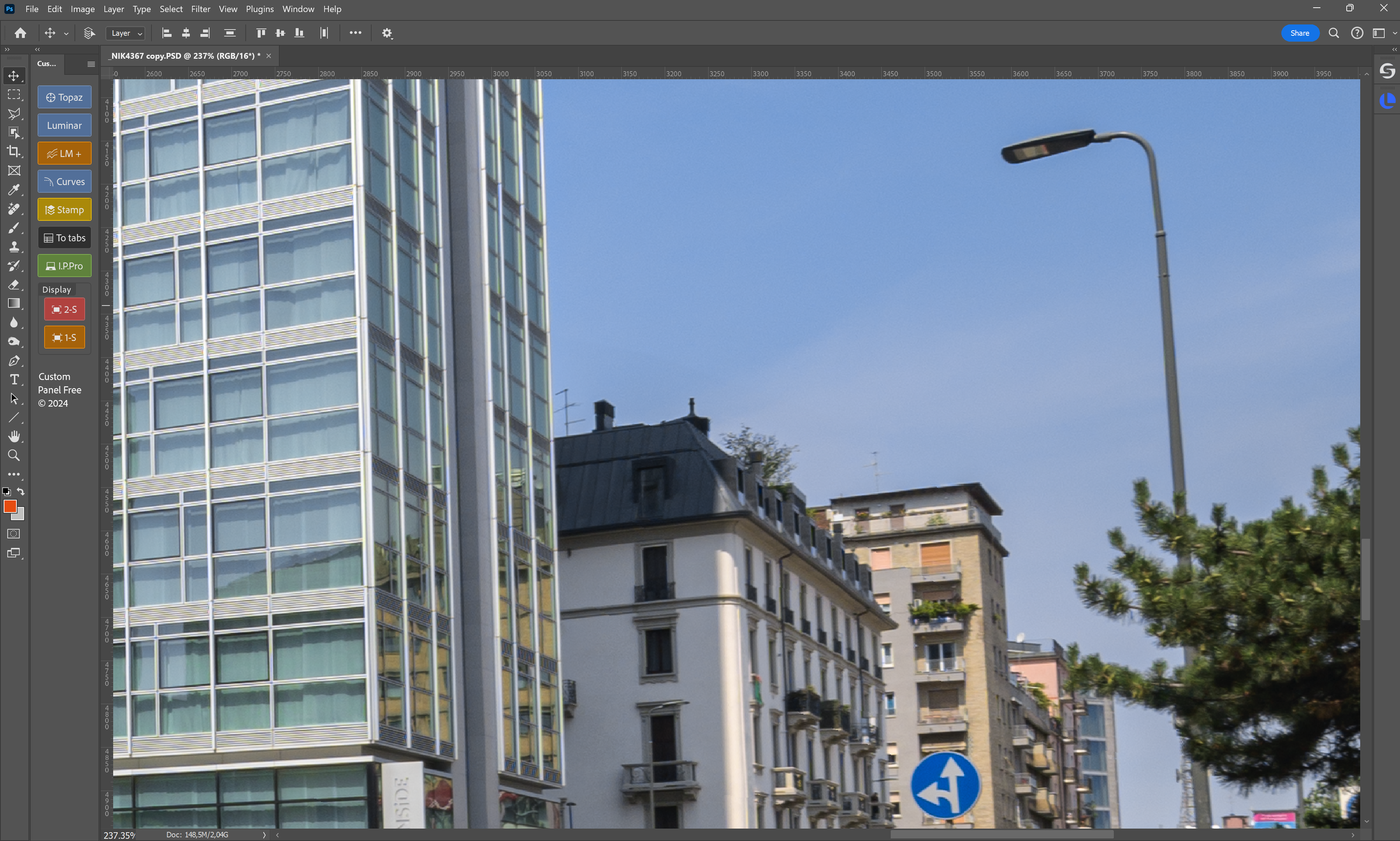 Diagonal pixel shifting after auto-aligning layers - Adobe Product ...
